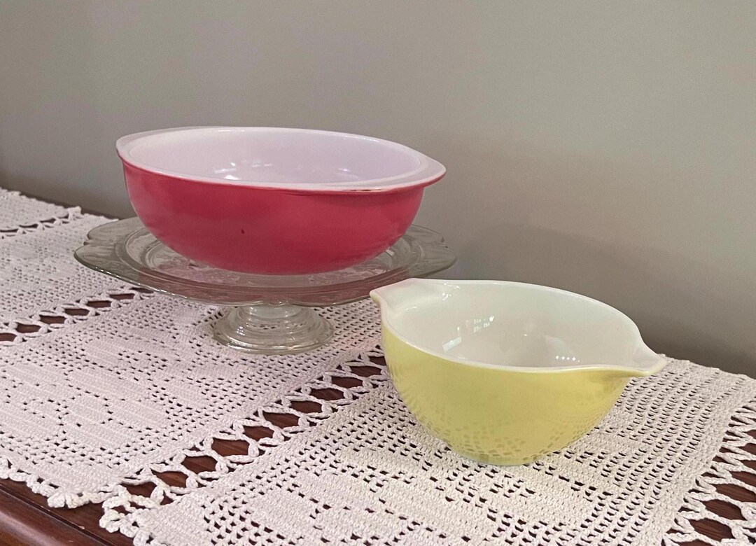 Vintage Pyrex Mixing Bowl Set: Flamingo Pink & Pale Yellow, Retro ...