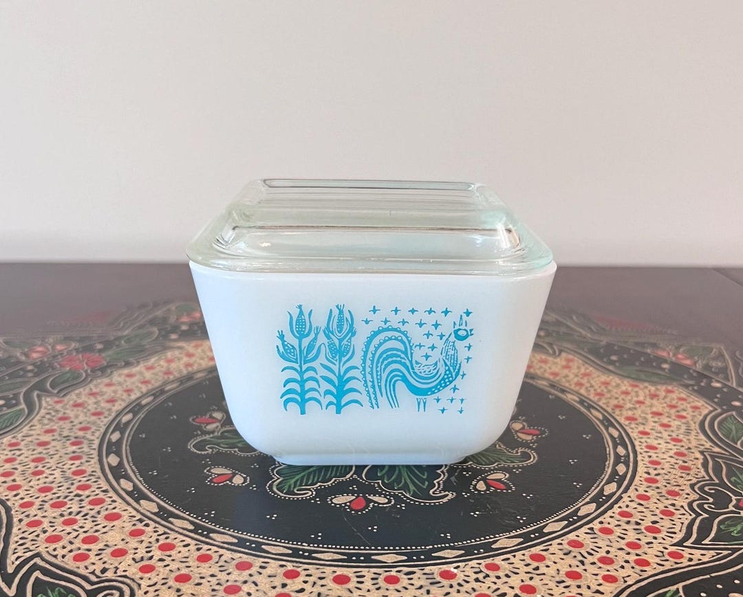 Pyrex Amish Butterprint Blue Rooster White Milkglass Refrigerator ...