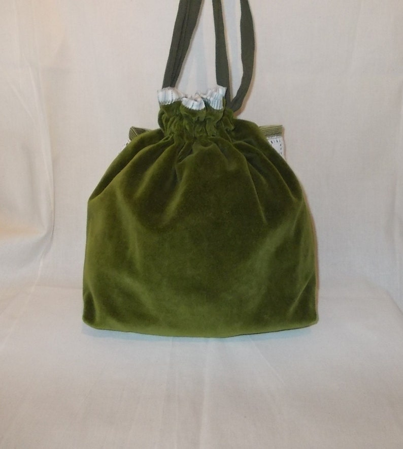 Vintage Green Velvet Victorian Style Drawstring Pocketed Hand Bag ...