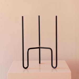 Minimalist Planter Stand. Metal, Modern Design. - Etsy