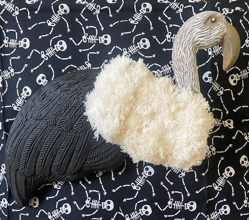 Check Out This Season’s Answer to Pink Flamingos With a Unique Buzzard ...