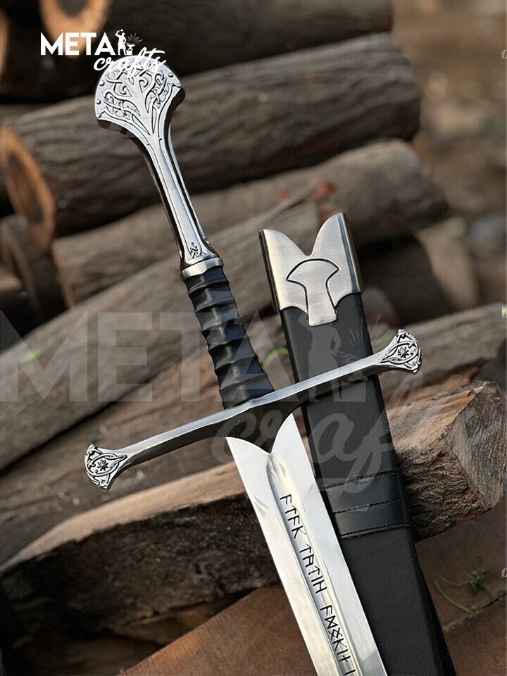 Lord of the Rings: Anduril, the Sword of King Elessar, Battle Ready ...