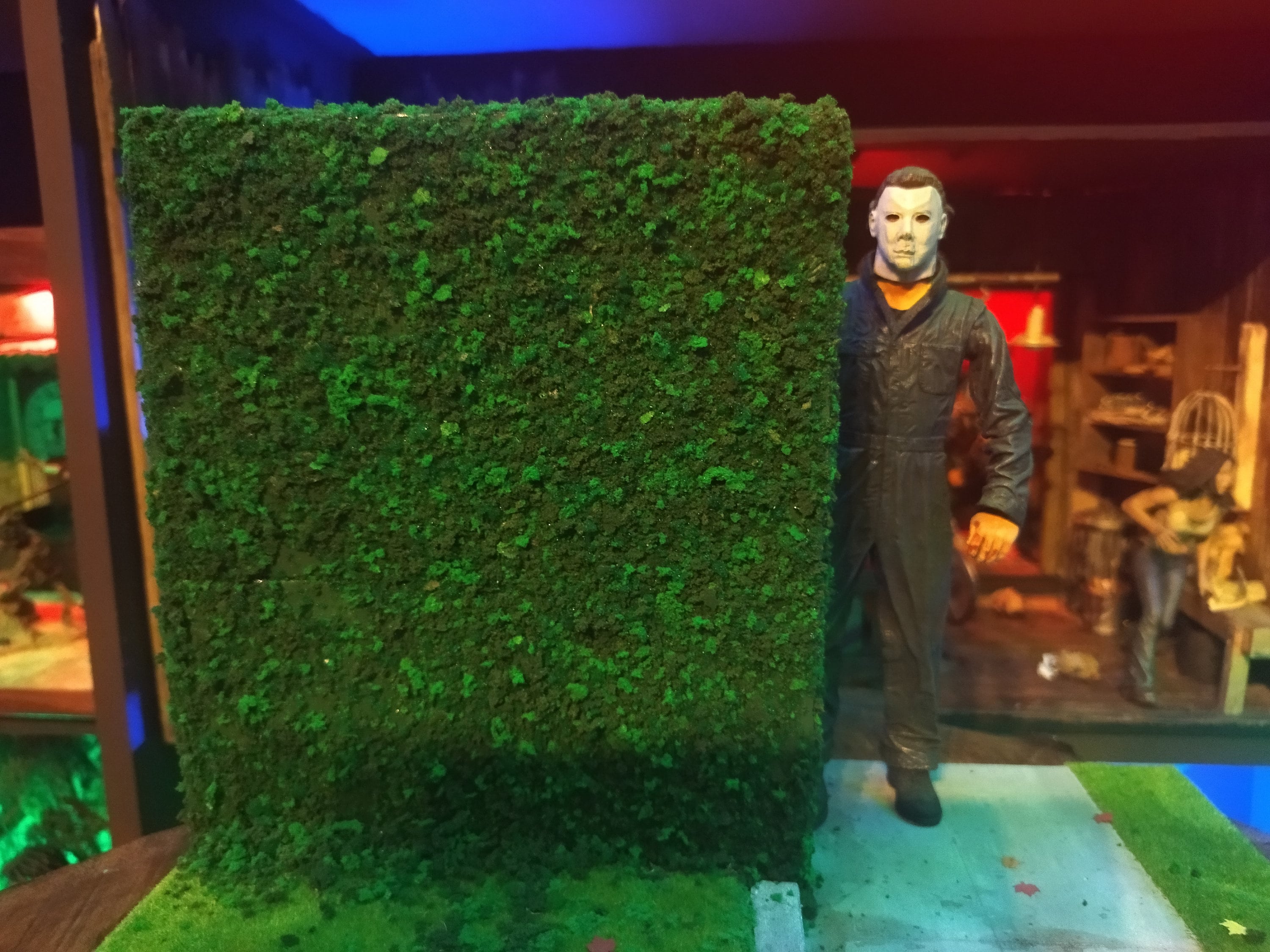 Michael Myers Hedge Diorama - Etsy
