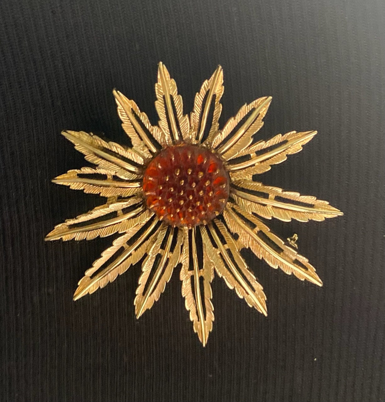 Vintage Sarah Coventry Gold Tone Flower Brooch With Lucite Center - Etsy