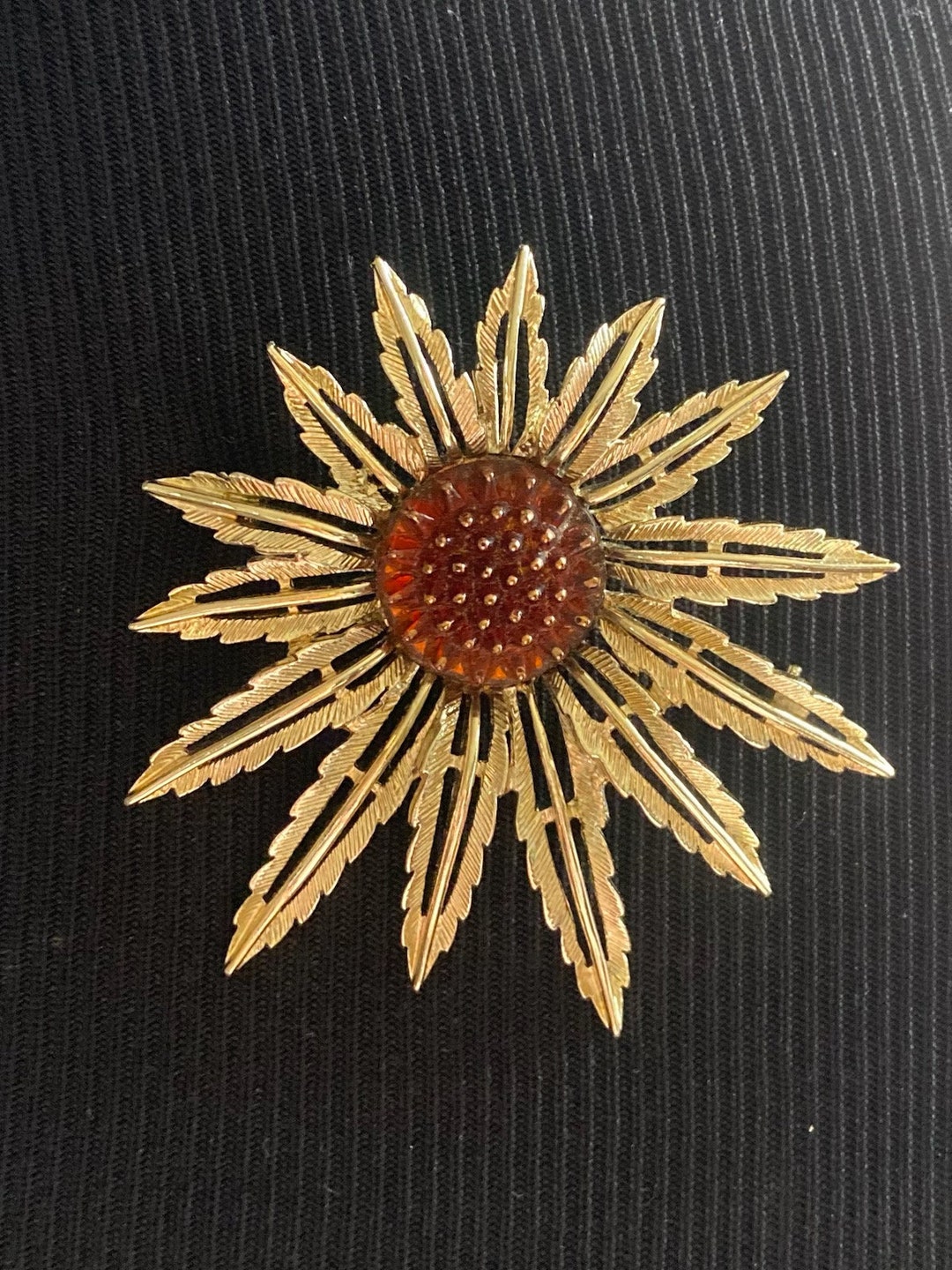 Vintage Sarah Coventry Gold Tone Flower Brooch With Lucite Center - Etsy