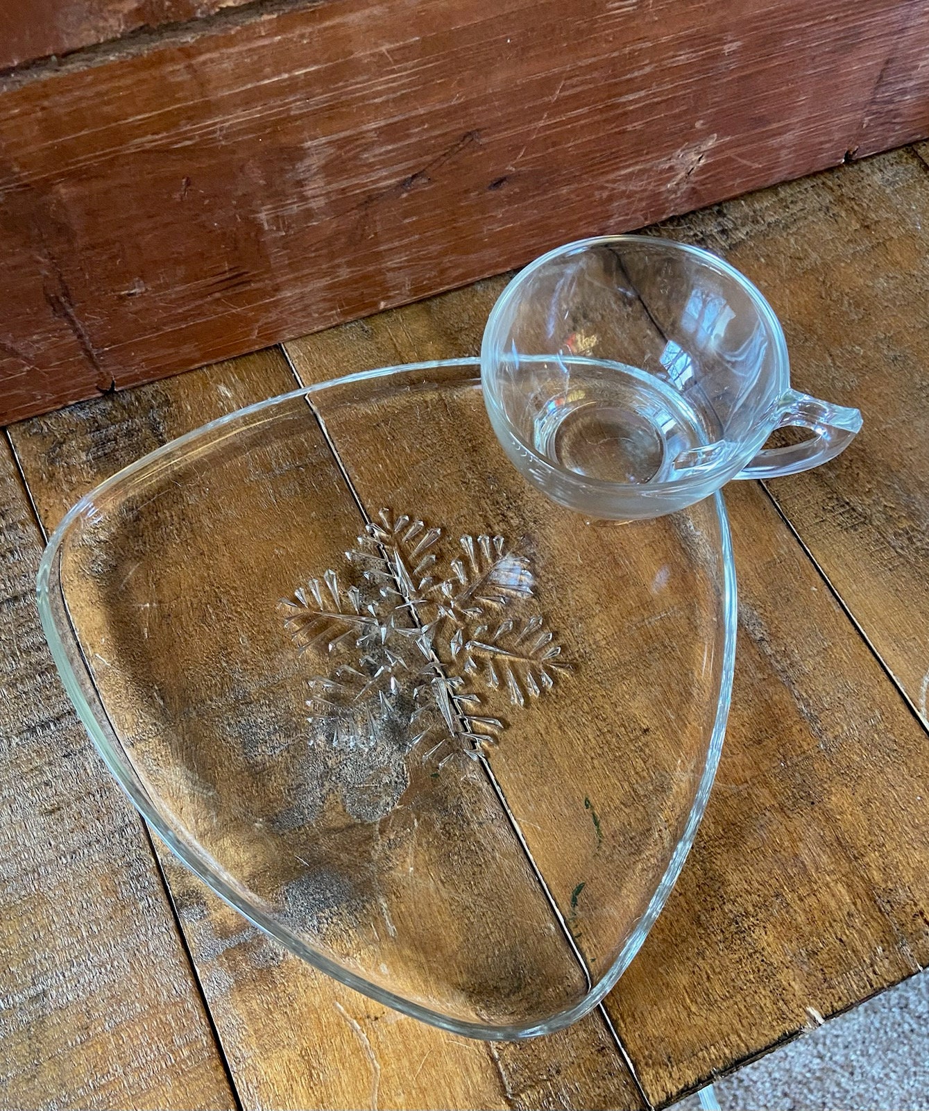 Vintage 1950's MCM Anchor Glass Triangle Snowflake Plates and Cups ...