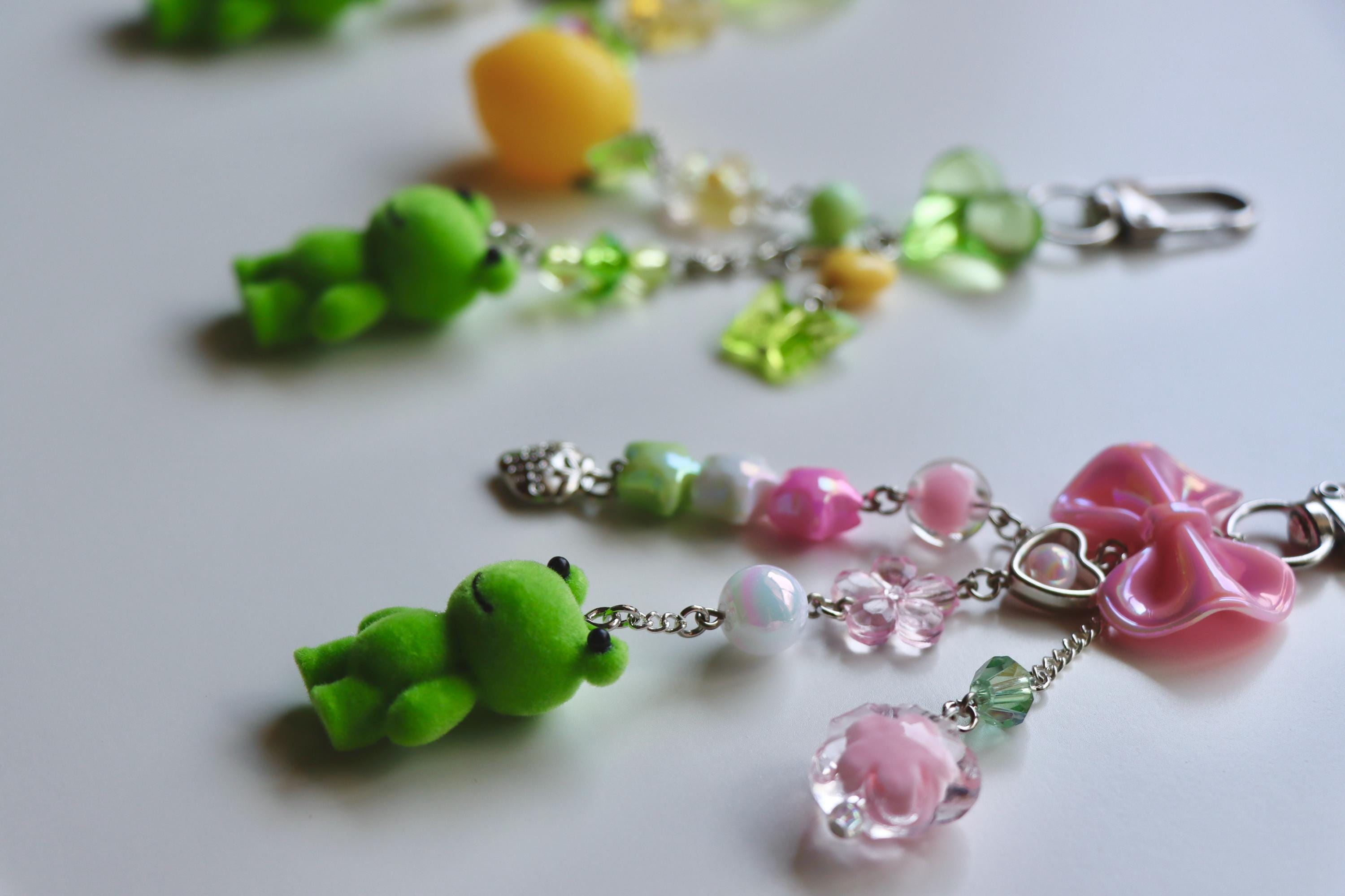 Frog Keychain: Acrylic & Resin Beaded Accessory - Etsy