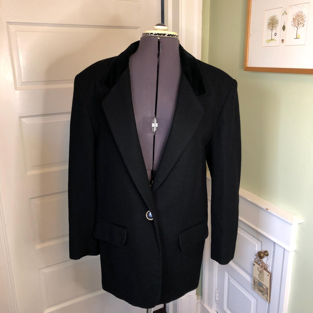 80s Black Wool Blend Blazer With Inset Pockets and Black Velvet Collar ...