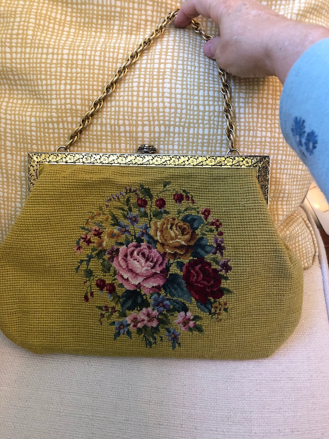Vintage Gold Floral Needlepoint Purse With Clasp and Gold Chain Handle ...