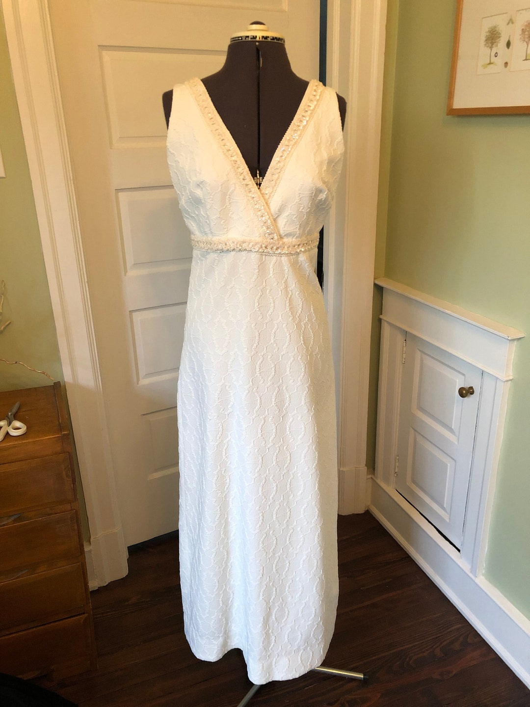 70s White Texture Polyester Double Knit White Sleeveless Formal or ...