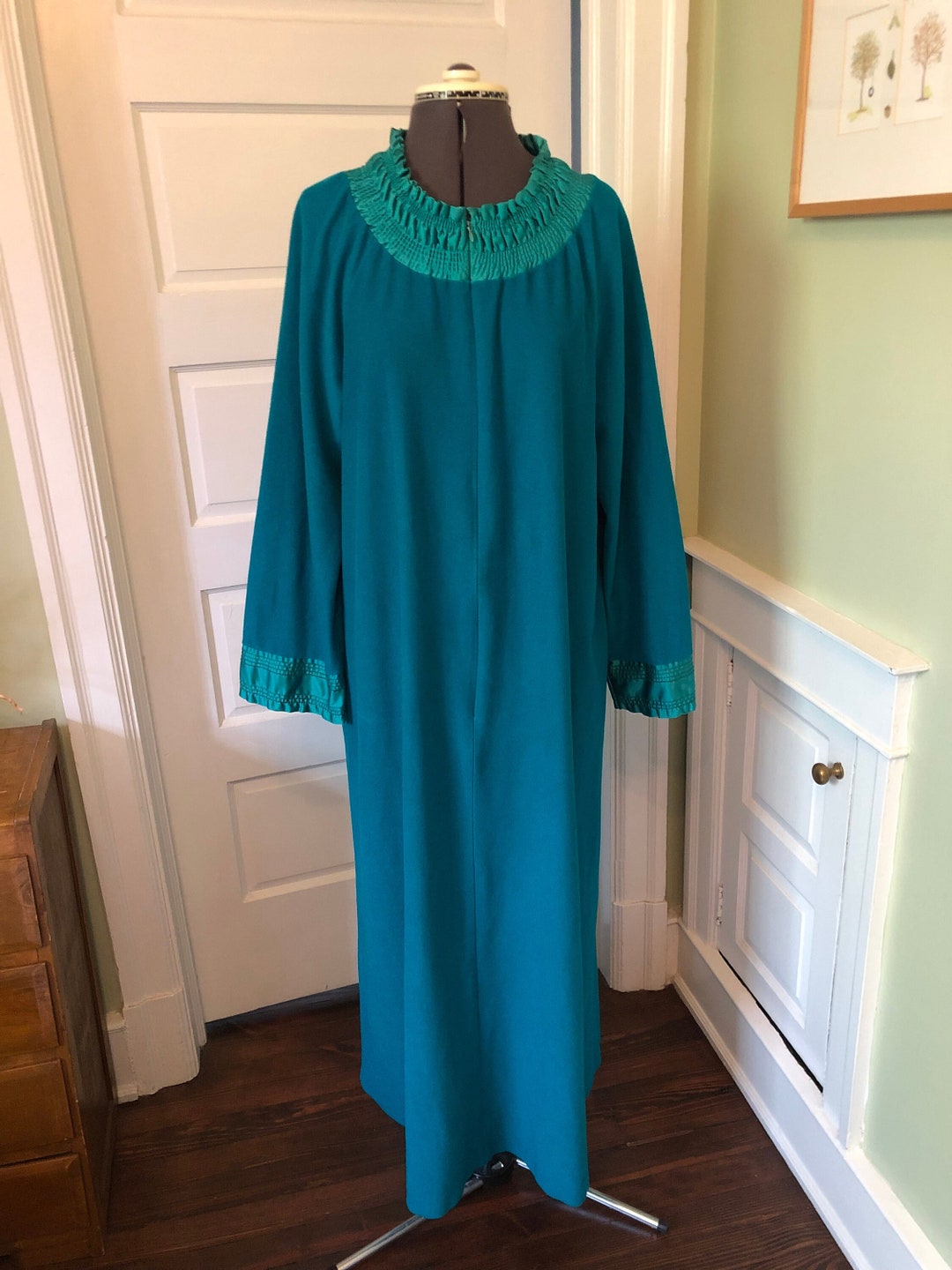 70s Vanity Fair Teal Green Fleece Long Sleeved Long Zipper Front Robe ...