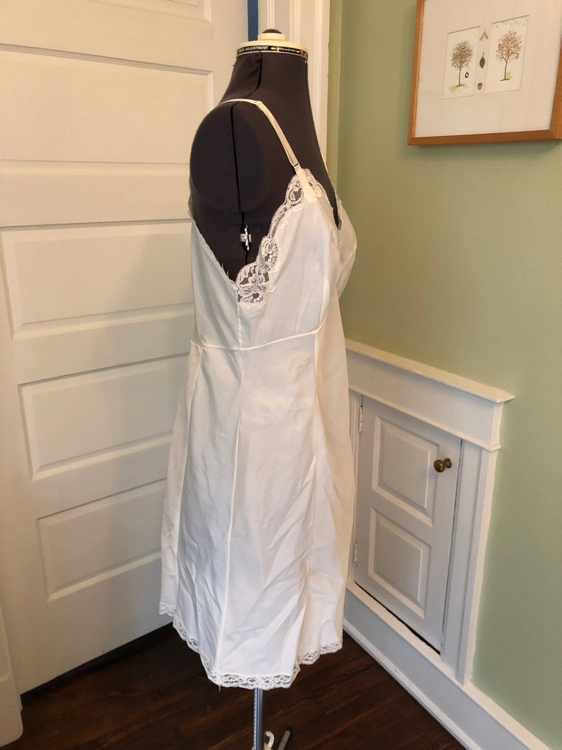 70s Off-white mold Magic Full Slip With Adjustable Shoulder Straps and ...