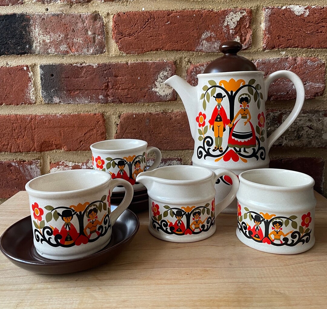 Sadler Vintage 70s Folk Tableware - Cups, Saucers, Jug, Sugar Bowl and ...
