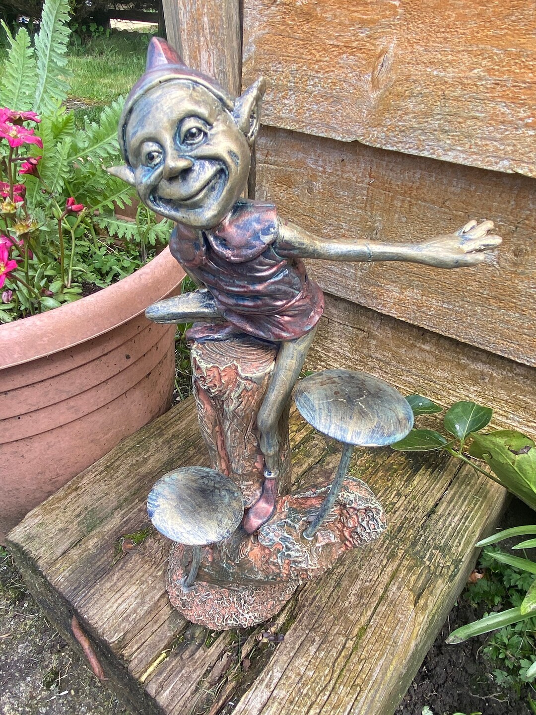 Garden Elf Ornament Bronze Effect Statue Pixie Gnome Fairy Statue ...