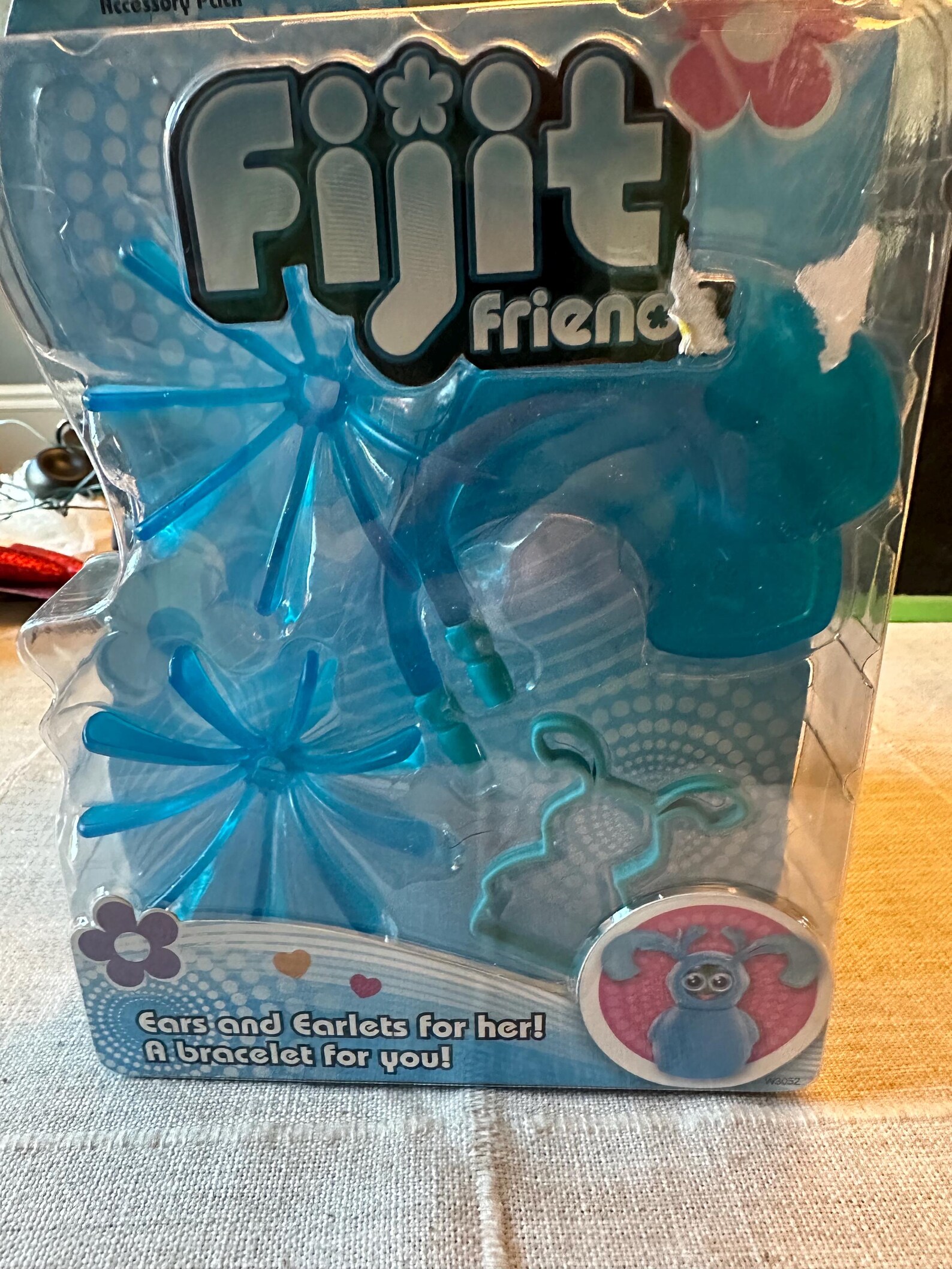 Mattel Fijit Friends Yippits Scooch Figure (blue) With Accessory Pack ...