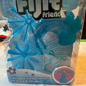 Mattel Fijit Friends Yippits Scooch Figure (blue) With Accessory Pack ...