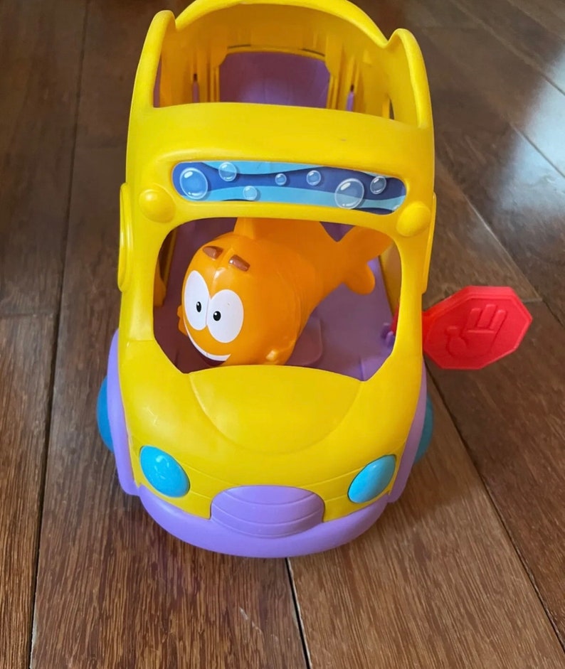 HTF Bubble Guppies Swim-sational School Bus With Mr. Grouper Included ...