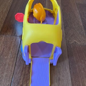 HTF Bubble Guppies Swim-sational School Bus With Mr. Grouper Included ...
