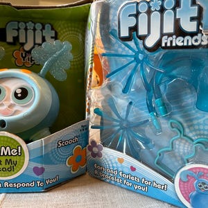 Mattel Fijit Friends Yippits Scooch Figure (blue) With Accessory Pack ...