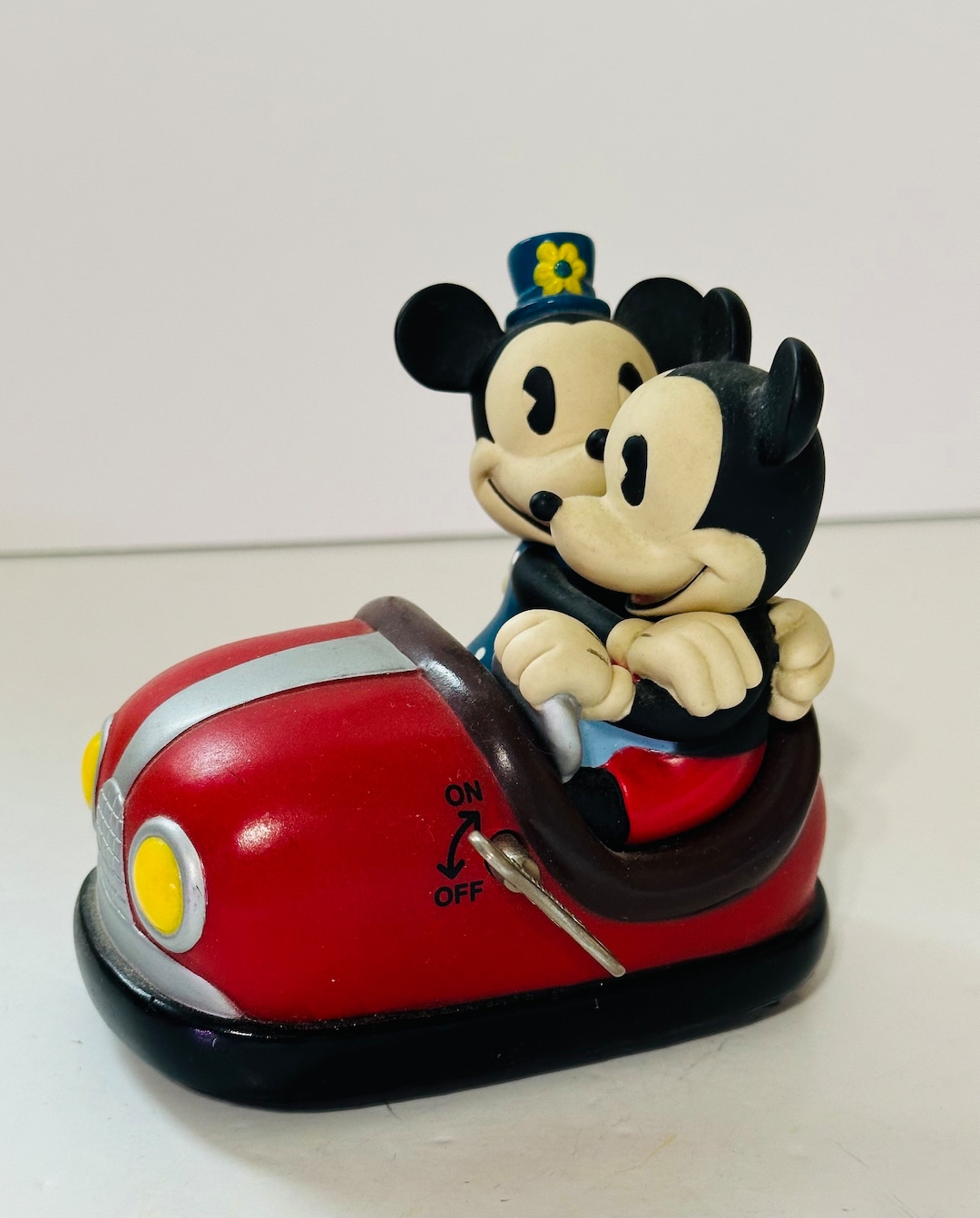 Disney Mickey Minnie Mouse Battery Powered Bumper Car Schylling Key on ...