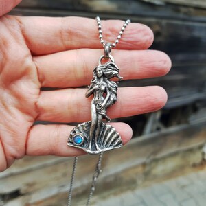 Silver Botticelli Venus With Small Shell & Gemstone - Etsy