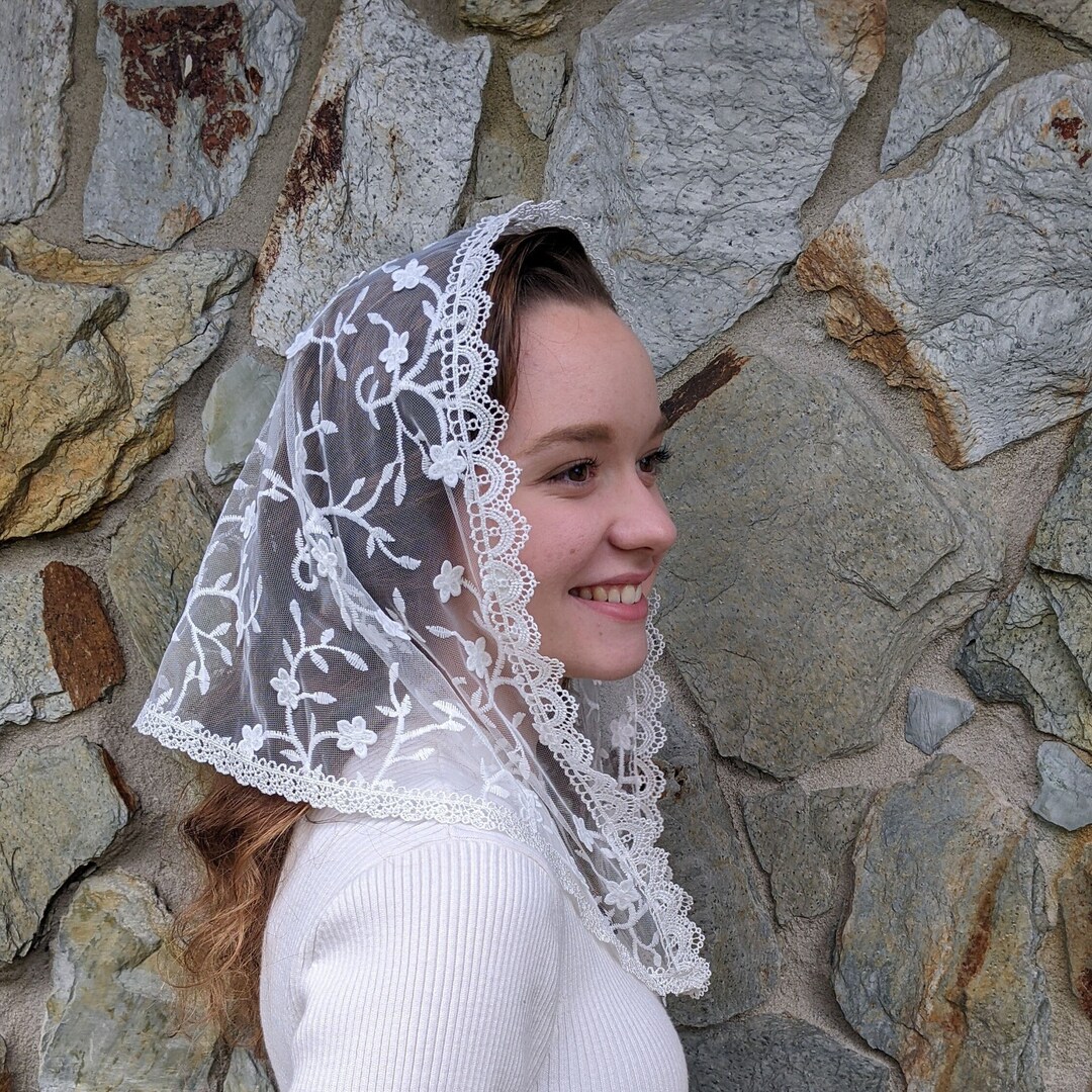 Handmade Triangle White Lace Veil the Prophecy - Etsy