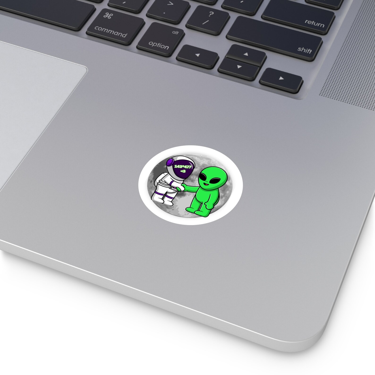 143477 Astronaut and Alien BFF Round Sticker, Indooroutdoor - Etsy