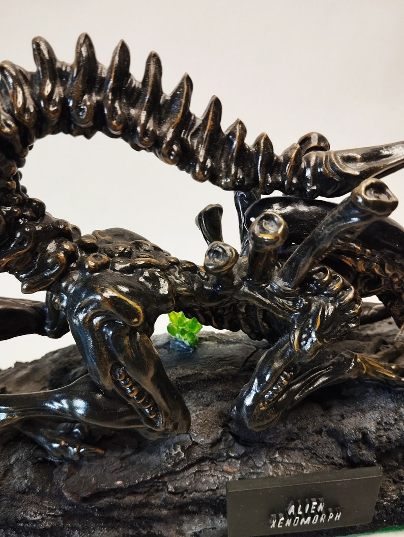 Alien Xenomorph Custom Figurine Xenomorph Collectible Figure Hand ...