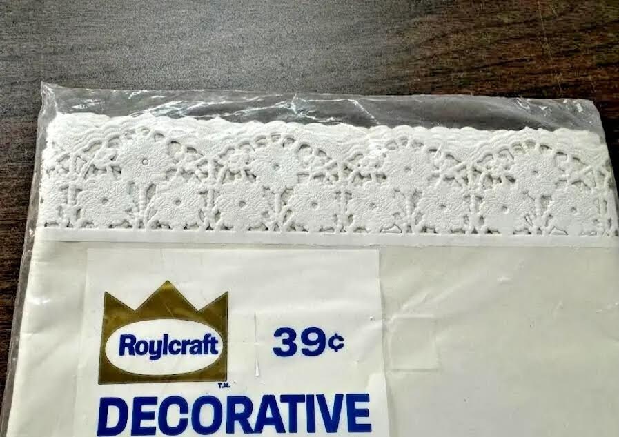 Vintage 1950-60s Roylcraft Decorative Lace Edge Shelf Paper,2 Unopened ...