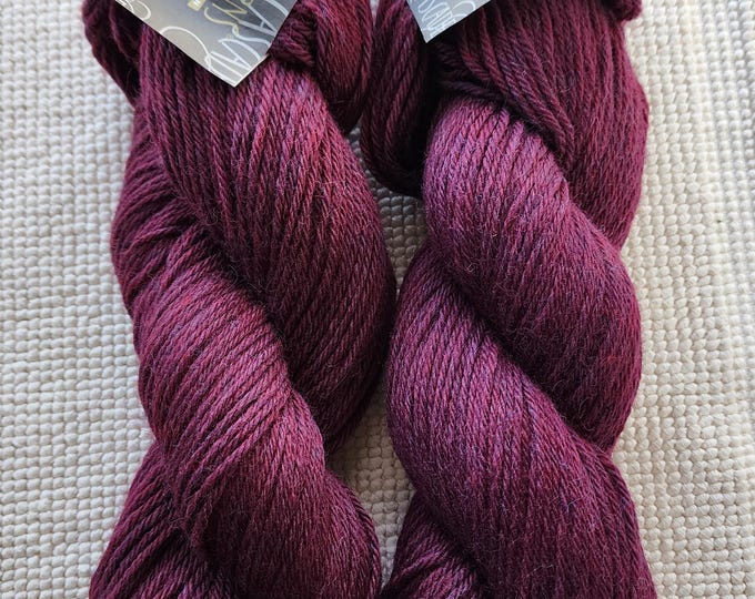 Cascade 220 Peruvian Worsted Wght Wool Yarn in Garnet Heather 9341. One ...