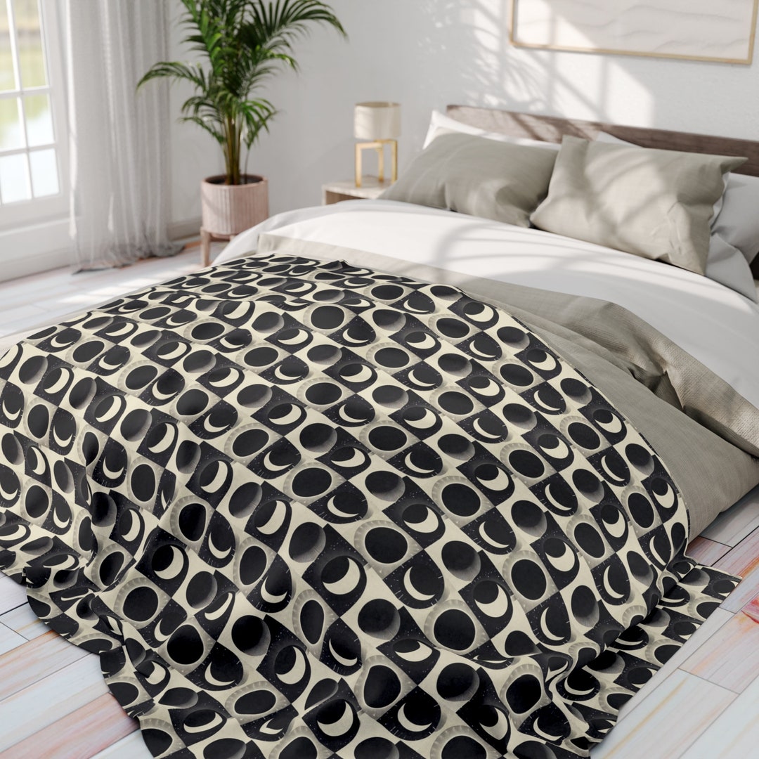 Celestial Sun Moon Eclipse Vintage Inspired Pattern Arctic Fleece Blanket Couch Throw 3 Sizes ...