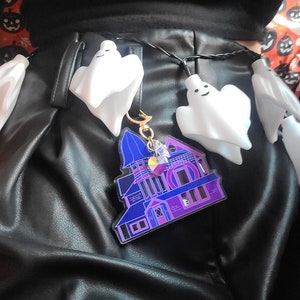 Haunted Mansion Spooky Ghost House Acrylic Shaker Charm Keychain - Etsy