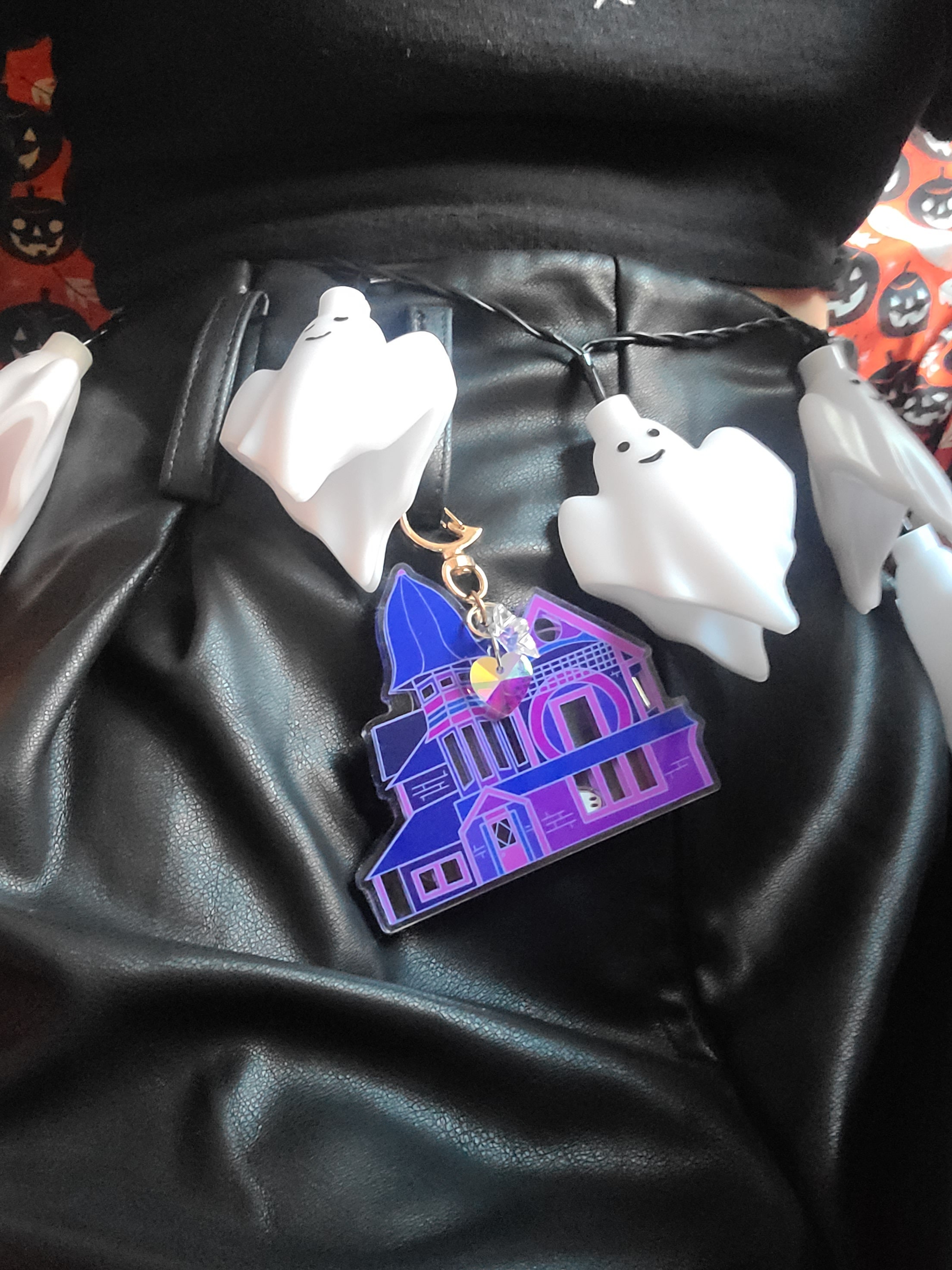 Haunted Mansion Spooky Ghost House Acrylic Shaker Charm Keychain - Etsy