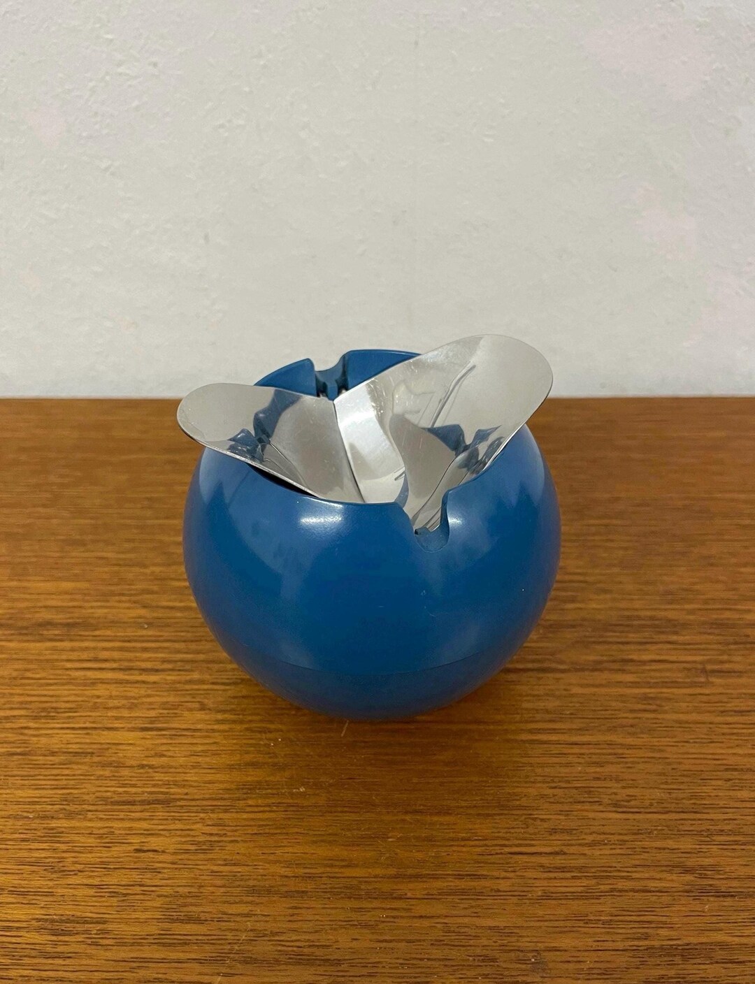 WMF Stromboli Ball Ashtray / Ashtray for Tipping by Fritz Danner in ...