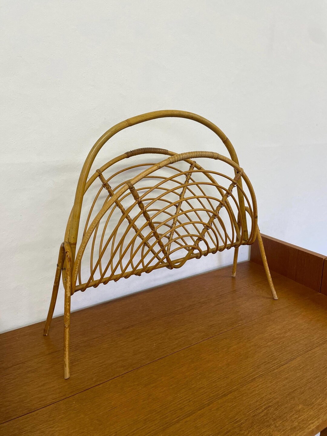 Mid-century Rattan Magazine Rack / Newspaper Stand, 60s/70s Vintage - Etsy