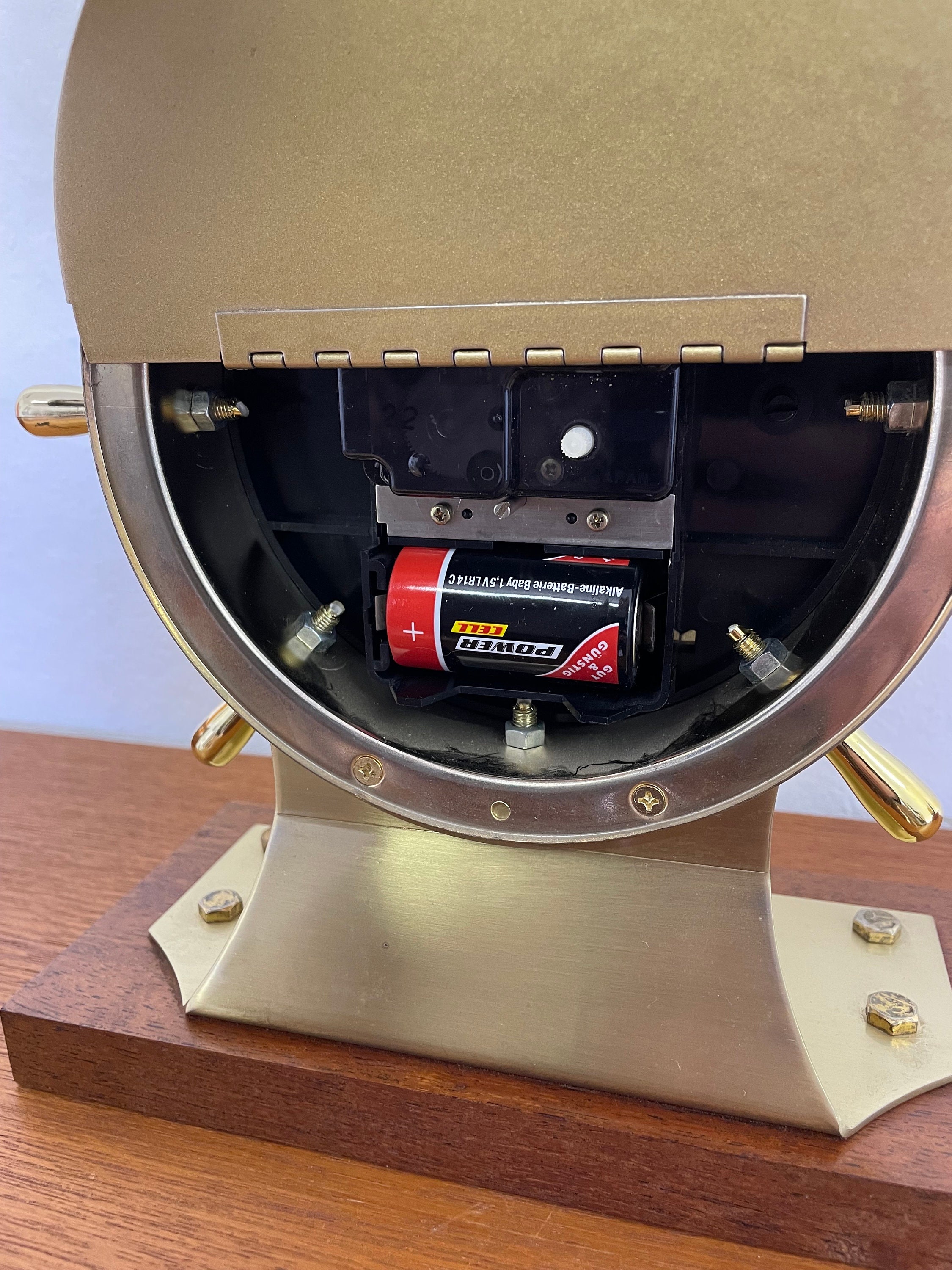 Lord King Quartz World Time Clock / Table Clock in Gold With Wooden ...