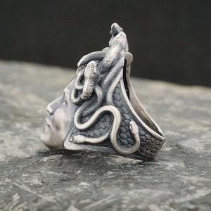 Gorgon Medusa With Snakes,goddess Venus Ring in Roman Mythology,ancient ...