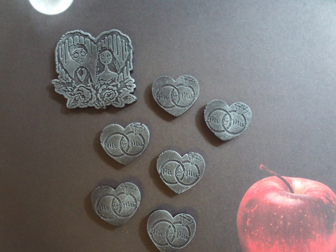 Gothic Edible Corpse Bride and Groom Wedding Cake Toppers + 6 Mr & Mrs ...