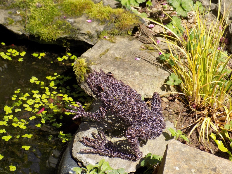 Wire Frog Garden Sculpture Copper Wire Frog Sculpture for Indoor or ...