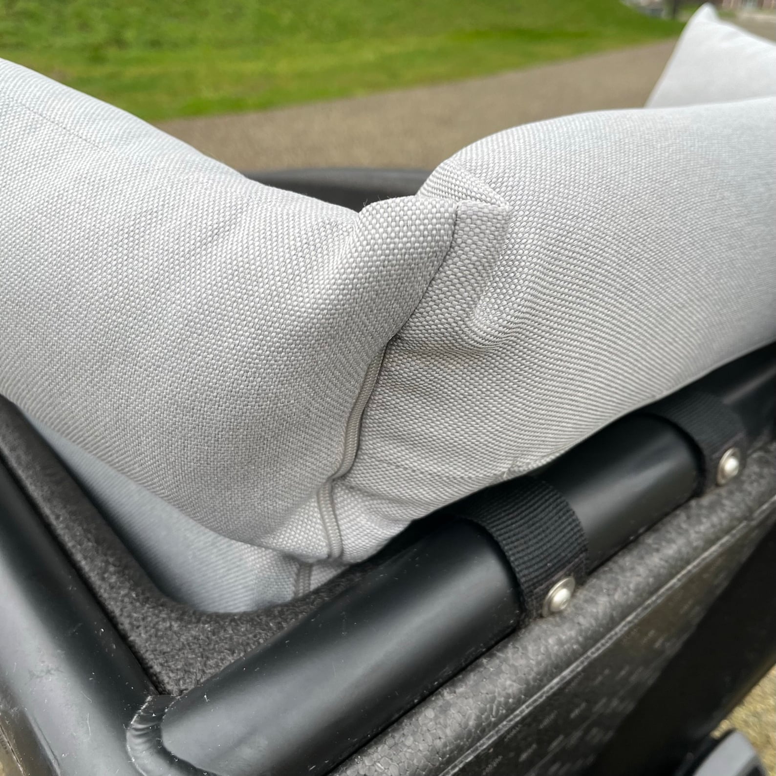 Urban Arrow Kussen Grijs Bakfiets Kussen Grijs Urban Arrow Pillow Grijs ...