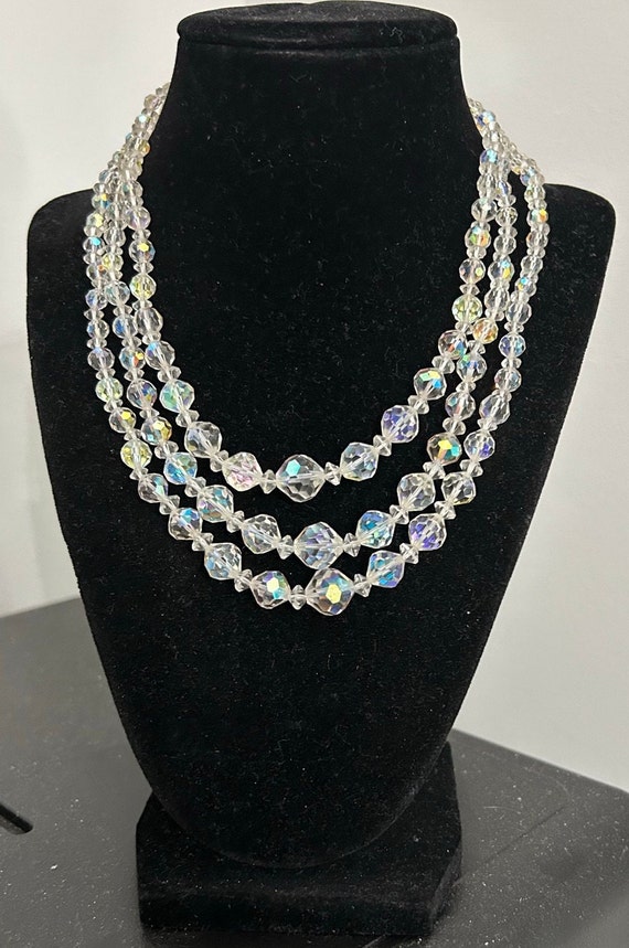 vintage necklace triple stranded - Gem