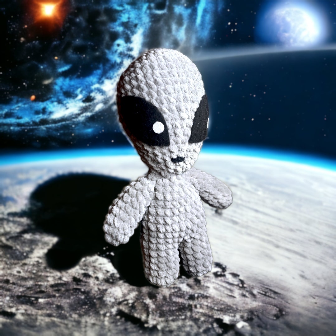 Alien Amigurumi Crochet Plush - Cozy Cryptid Co - Etsy