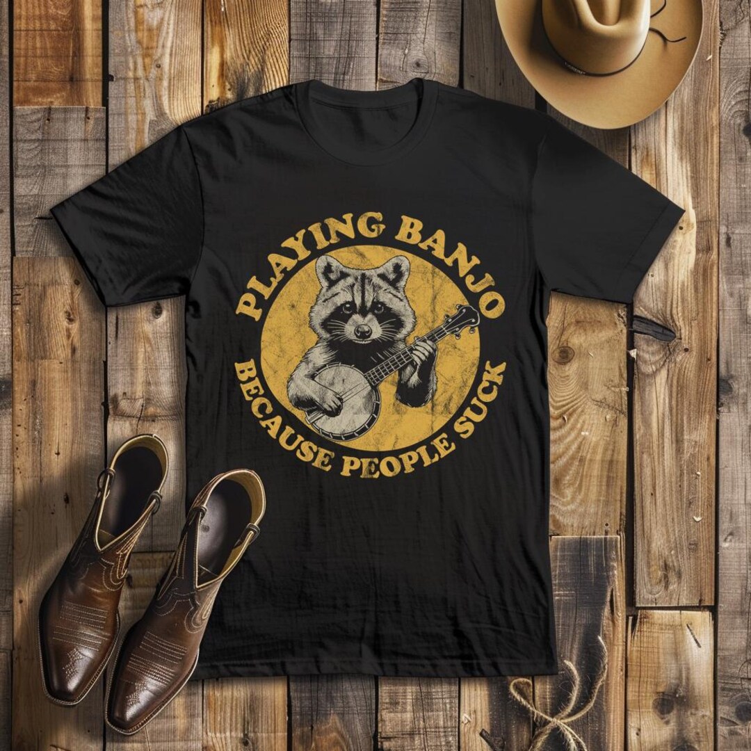 Funny Banjo Shirt – Raccoon Playing Banjo Tee for Musicians, Bluegrass ...