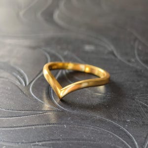 14k Gold Filled Chevron Rings / Curved Wedding Band / Gold Wishbone ...
