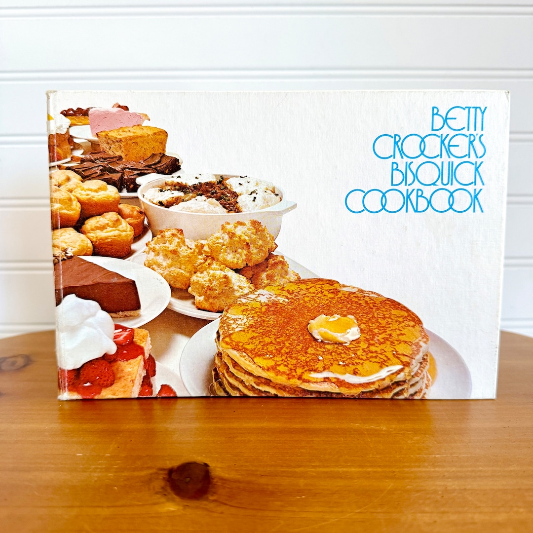 1970's Betty Crocker's Bisquick Cookbook Seven Mini Cookbooks in One ...