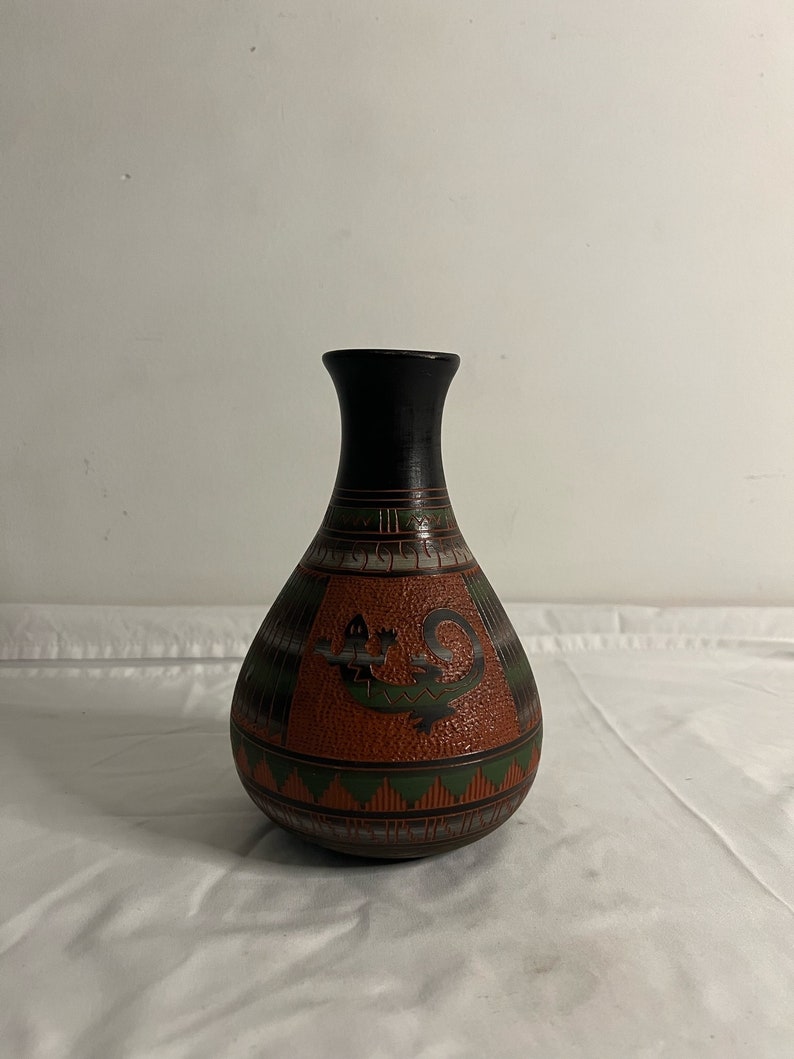 Etched Navajo Dine Pottery Signed Donna T. Dine - Etsy