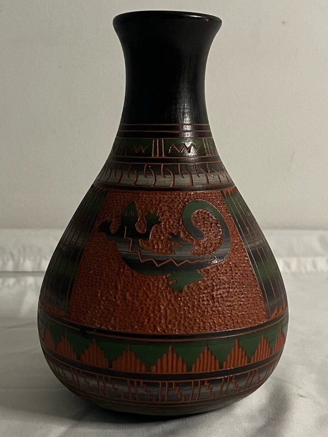 Etched Navajo Dine Pottery Signed Donna T. Dine - Etsy