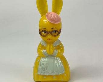 Vintage Easter Bunny Rabbit Knickerbocker 50’s Rattle Toy 6” Plastic W ...