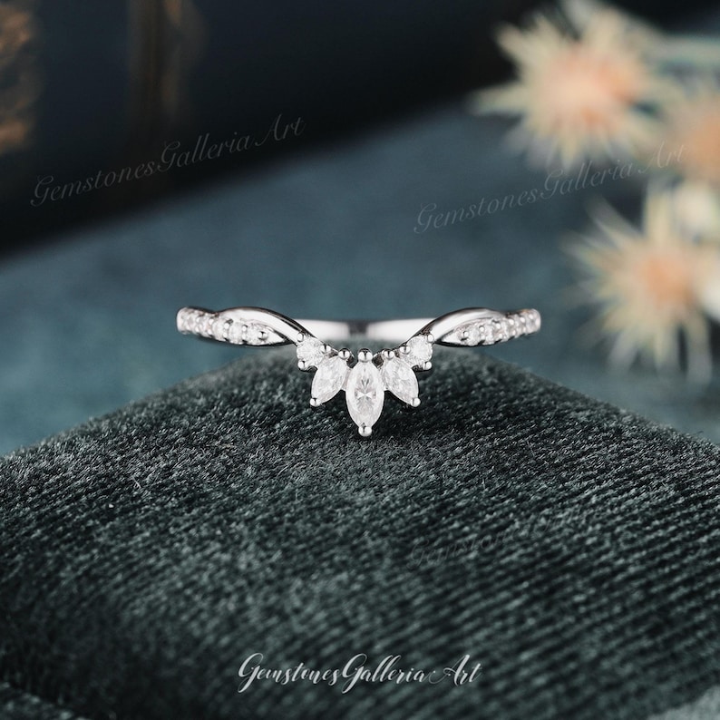 Curved Moissanite Wedding Band V Shaped Wedding Band Unique Chevron ...