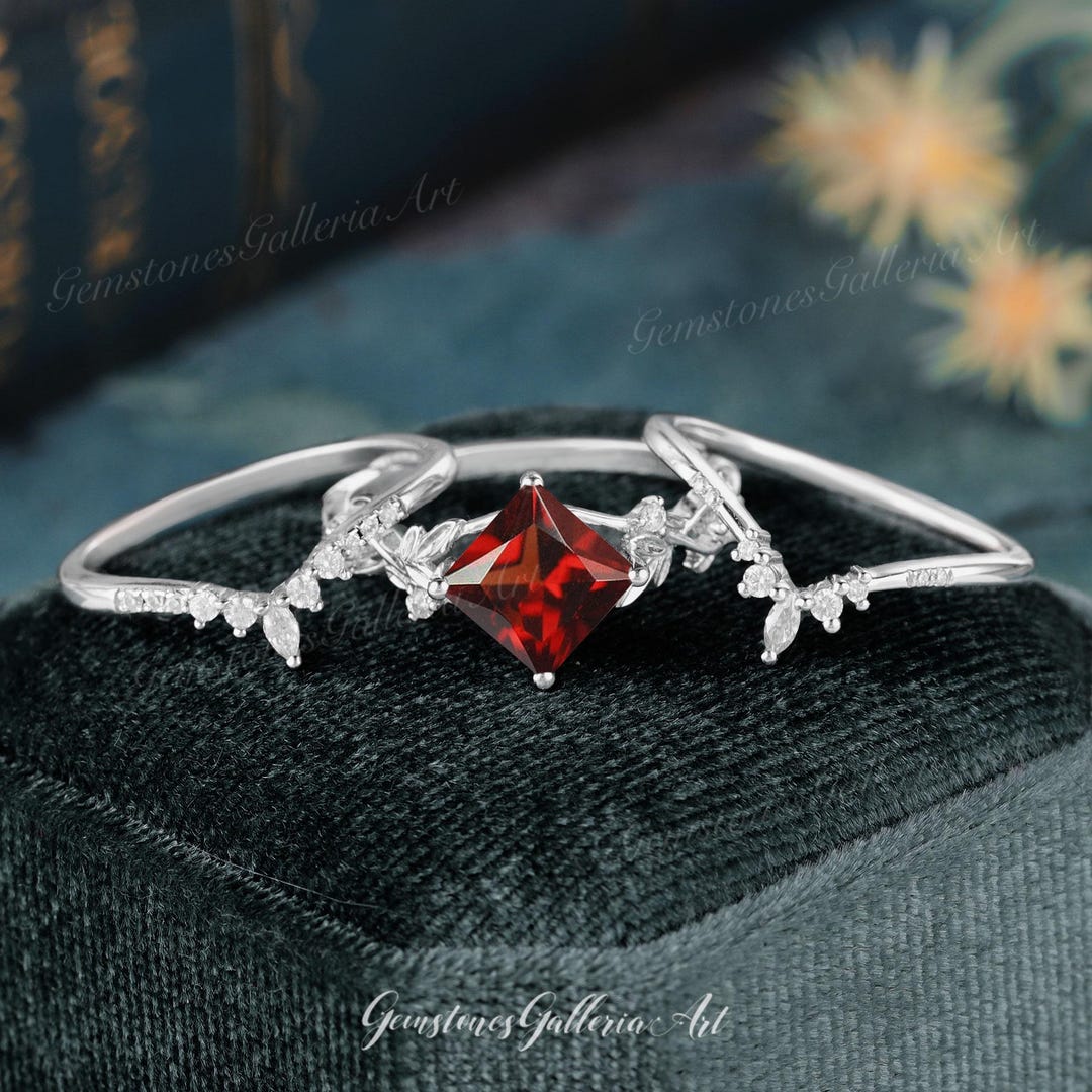 Vintage Princess Cut Garnet Engagement Ring 3pcs White Gold Twisted ...